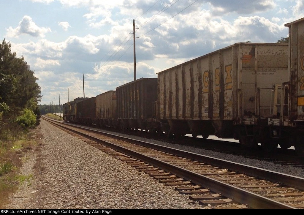CSX 32 and 511 roll SB